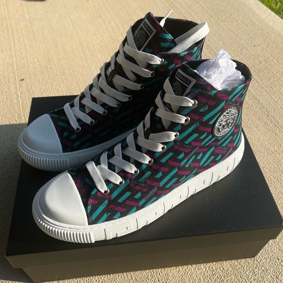 Versace | Shoes | New Versace Hitop Sneakers Size Eu 425 New In Box ...